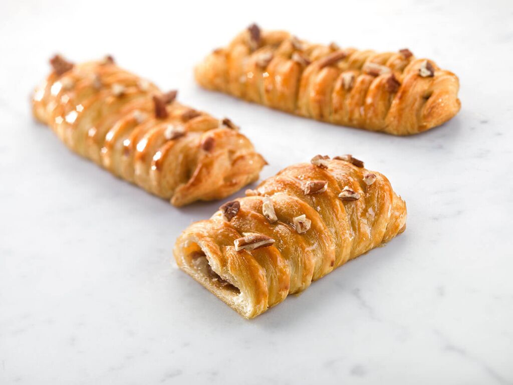Maple pecan plait | Corman International